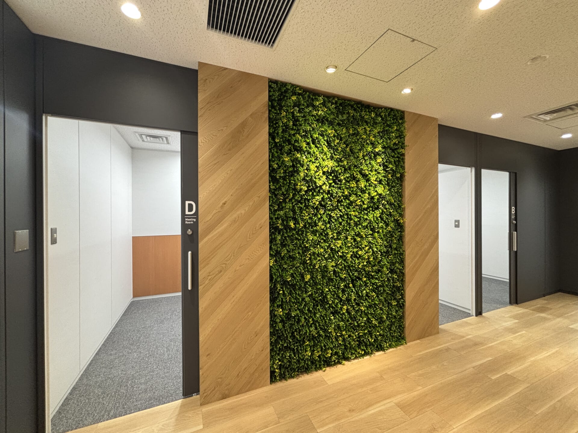 新橋エリア！会議室が豊富の大型居抜きオフィス - Value Office バリューオフィス